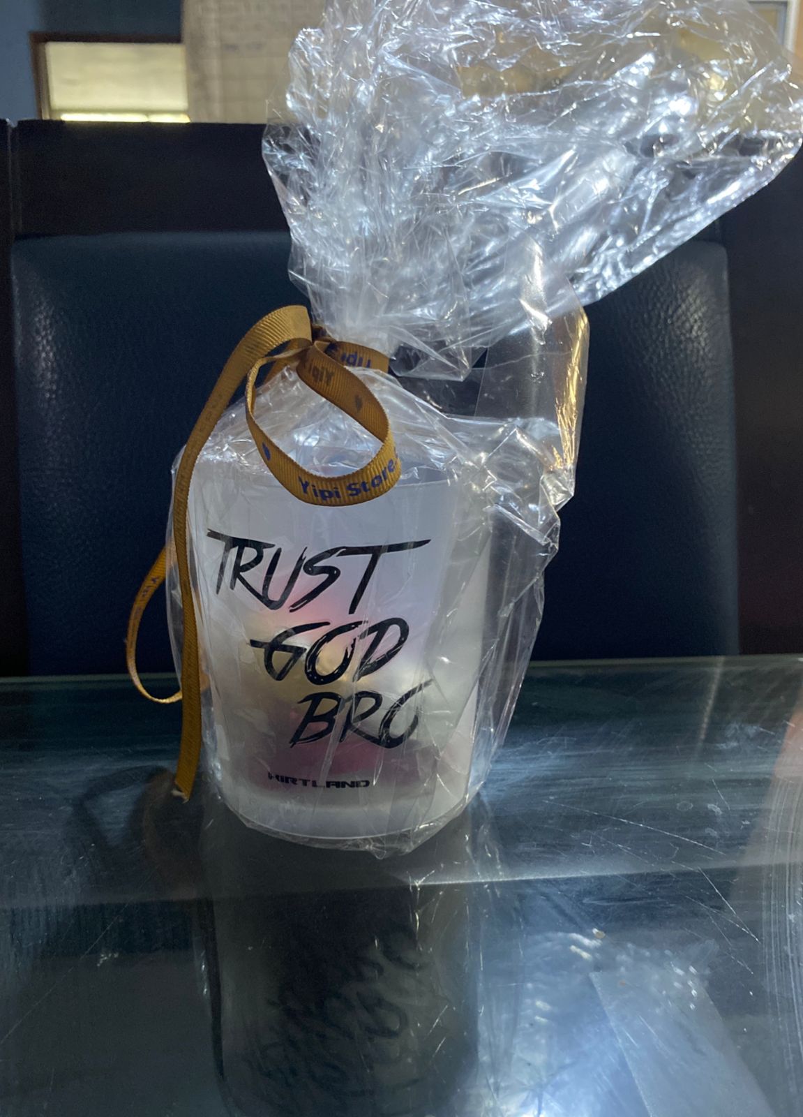 CUP TRUST GOD BRO WITH CHOCOLATES FROM LA IBERICA – Yipi Store